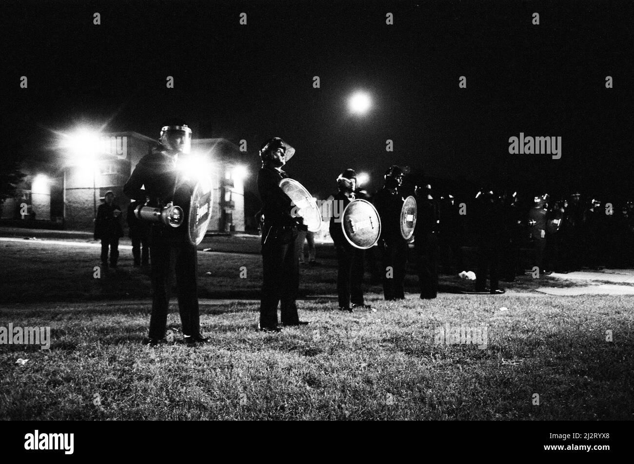 The fourth night of riots at Wood End, Coventry. 15th May 1992 Stock ...