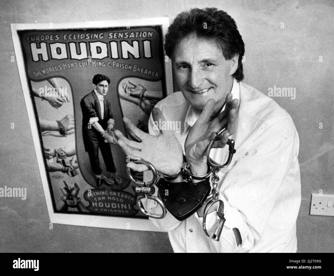 Escapologist magic hi-res stock photography and images - Alamy