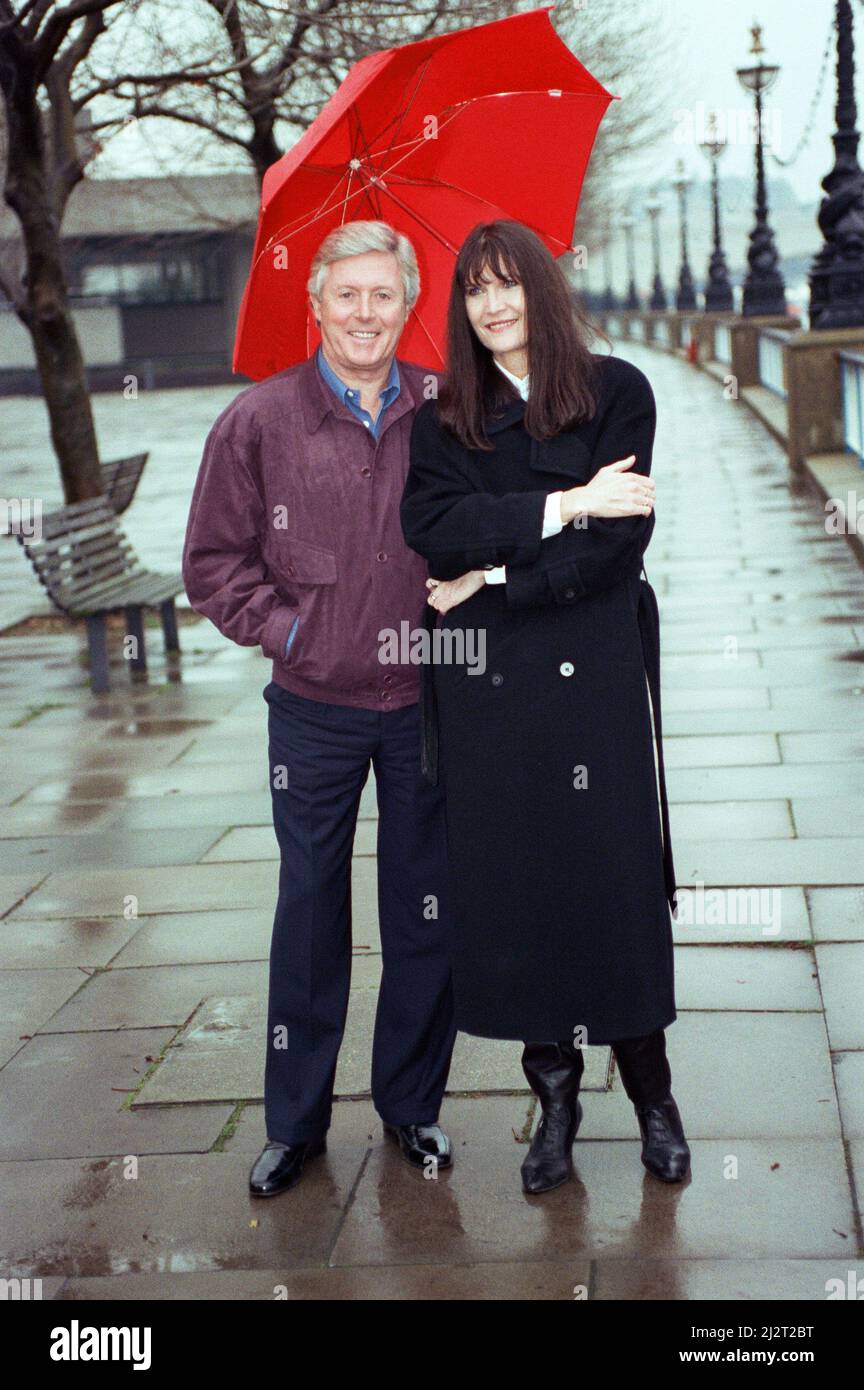 Sandie shaw hi-res stock photography and images - Alamy