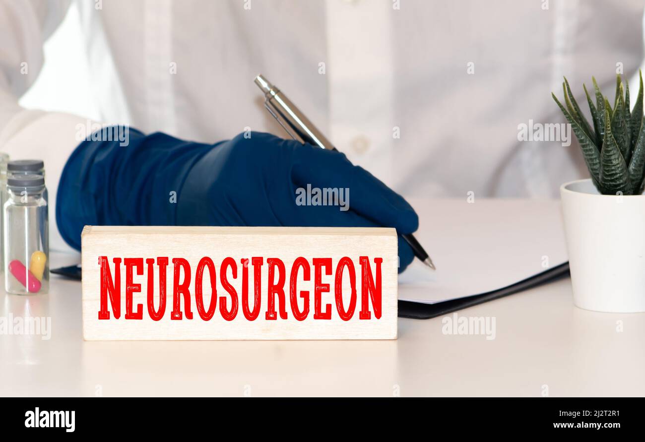 African american neurosurgeon hi-res stock photography and images - Alamy