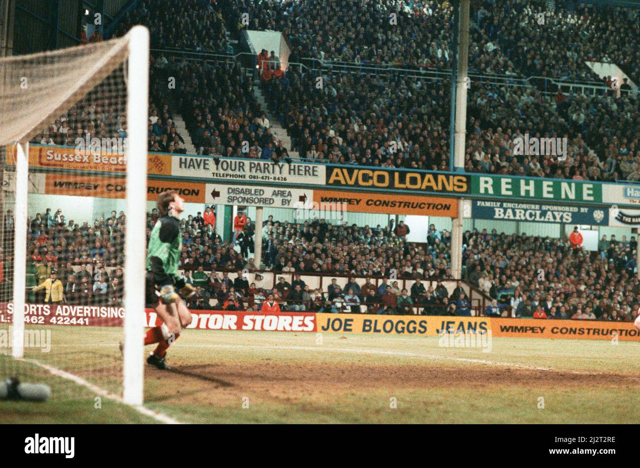 West Ham 2 -3 Sunderland, FA Cup 5th round replay match, held at Upton Park. Pictured is ...