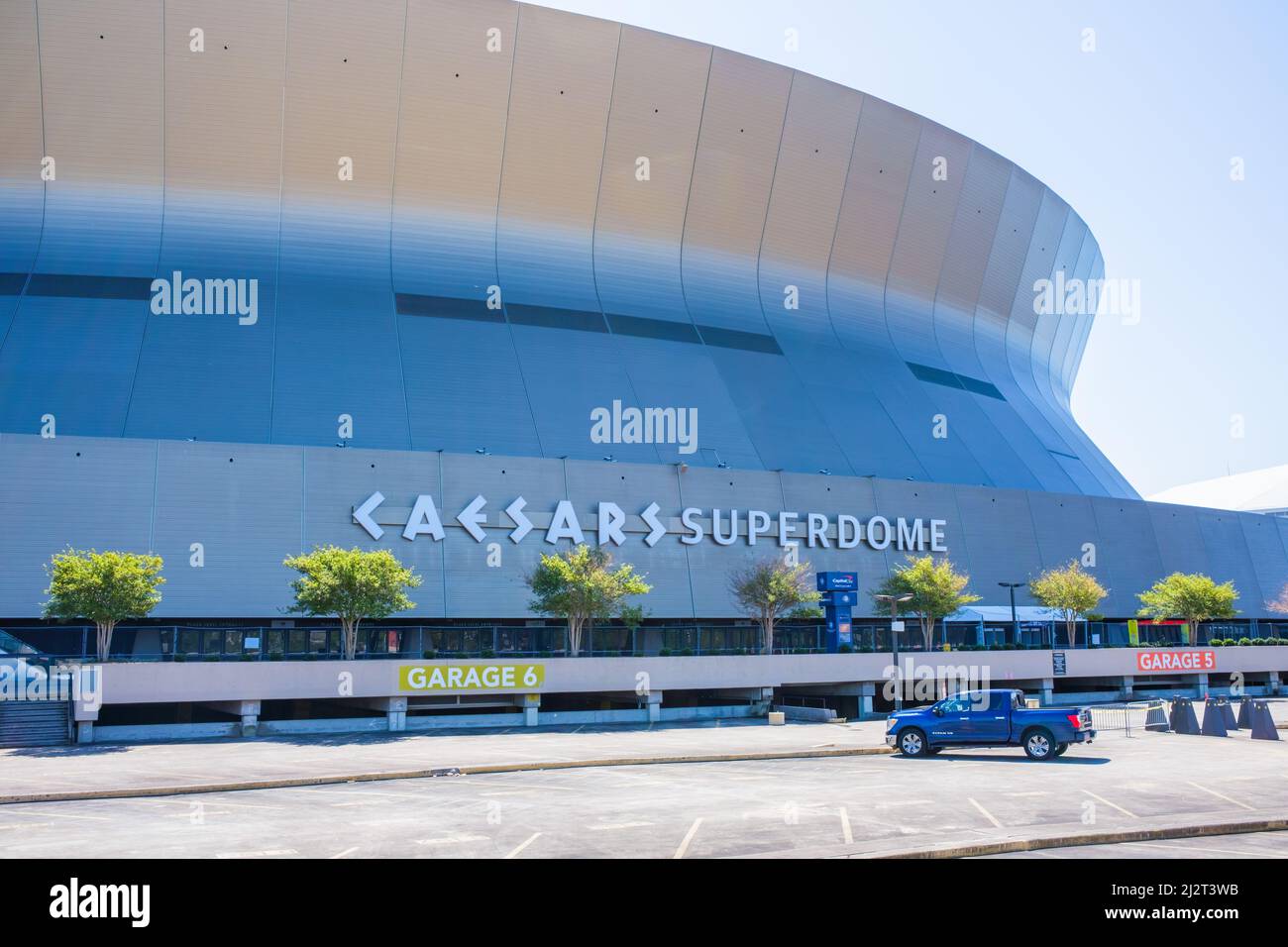 NEW ORLEANS, LA, USA - APRIL 3, 2022: Side entrance of Caesar's ...