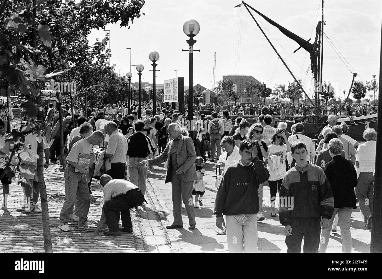 Liverpool albert dock 1990s Black and White Stock Photos & Images - Alamy