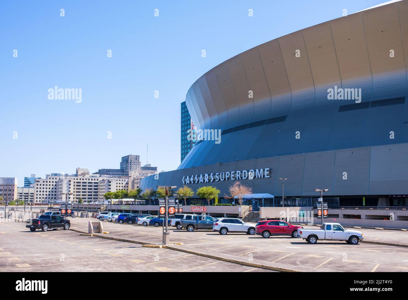 New orleans superdome skyline hi-res stock photography and images - Alamy