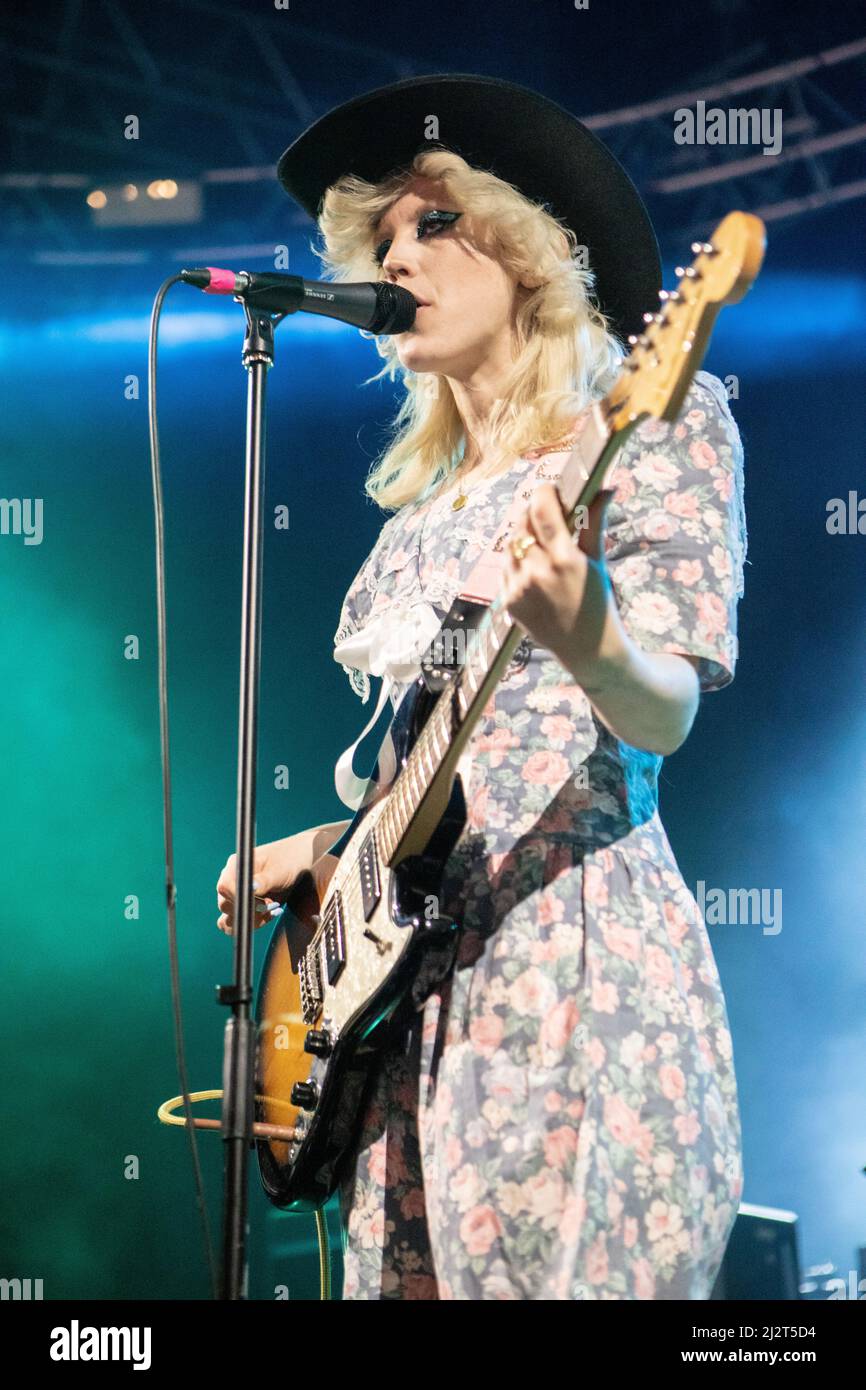 Izzy phillips band hi-res stock photography and images - Alamy