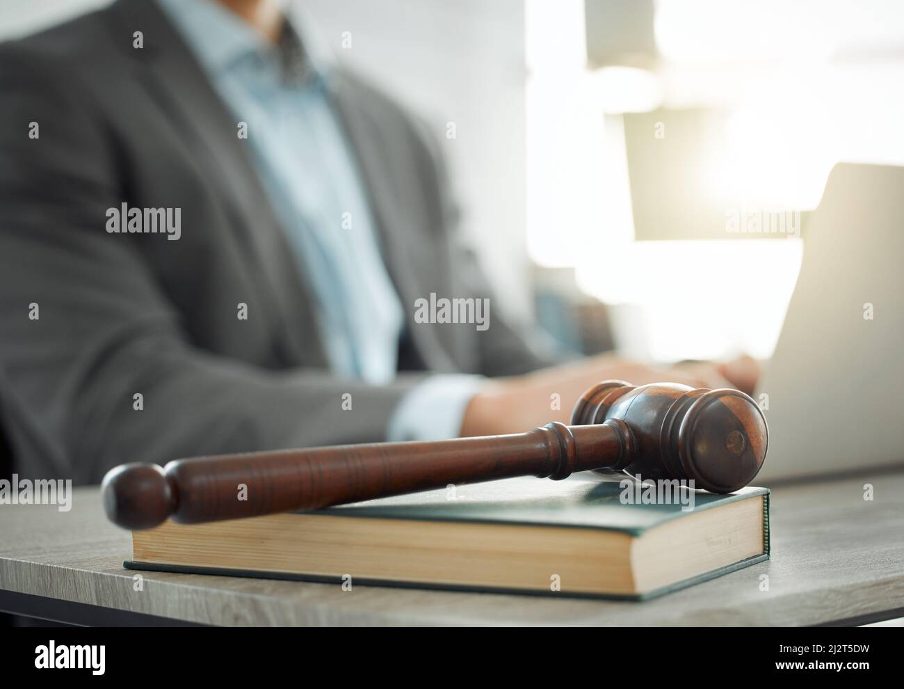 Justice hammer hi-res stock photography and images - Alamy
