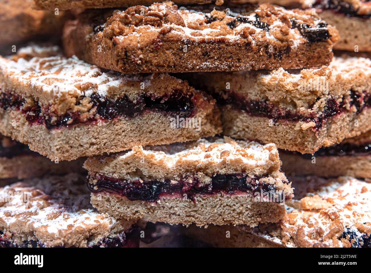 Close-up, pieces of grated pie on a shop window Stock Photo - Alamy