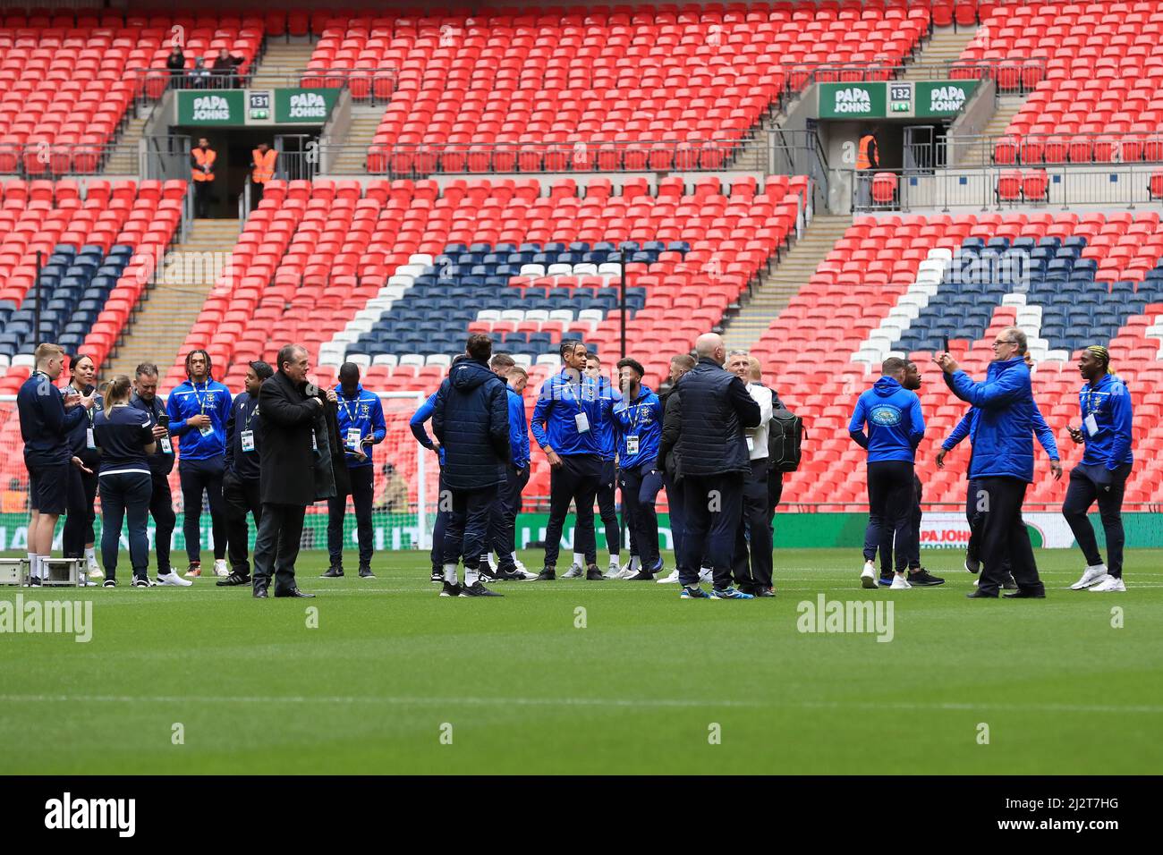 Efl cup trophy sutton hi-res stock photography and images - Alamy