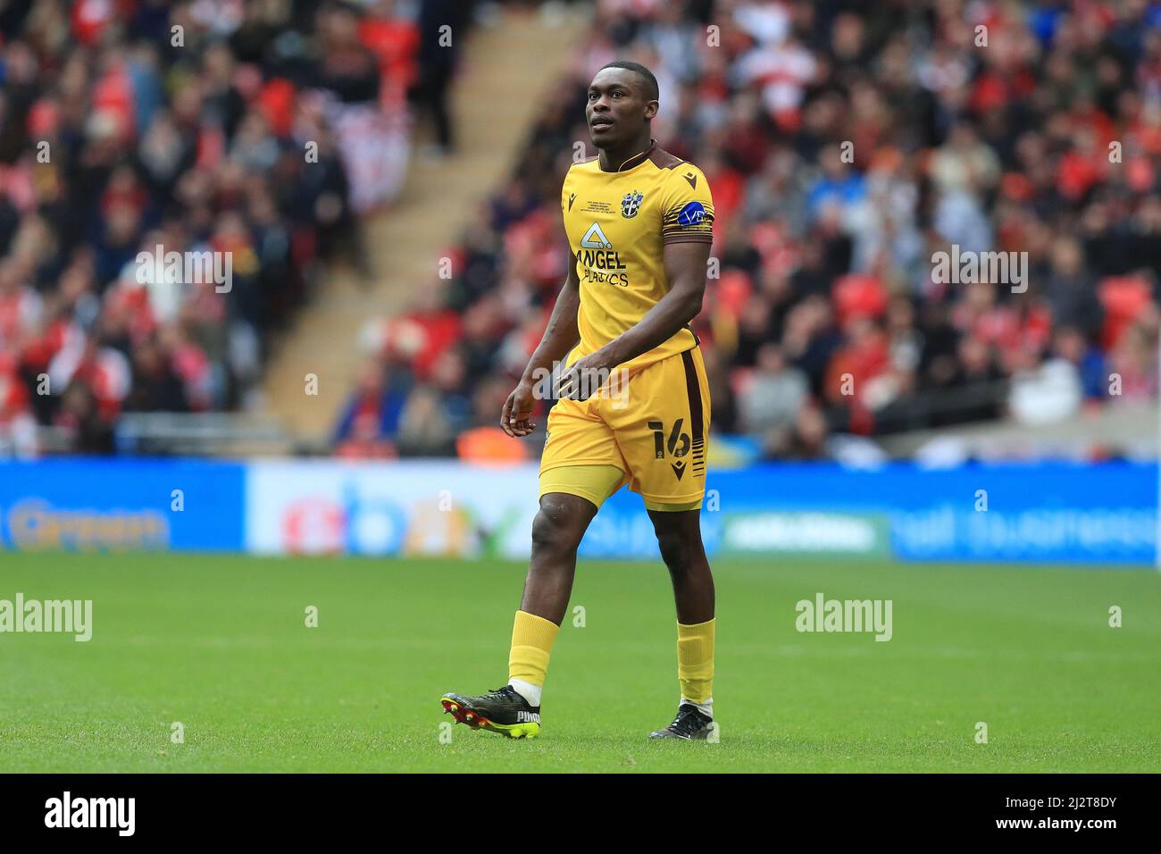 Isaac Olaofe #16 of Sutton United in action Stock Photo - Alamy