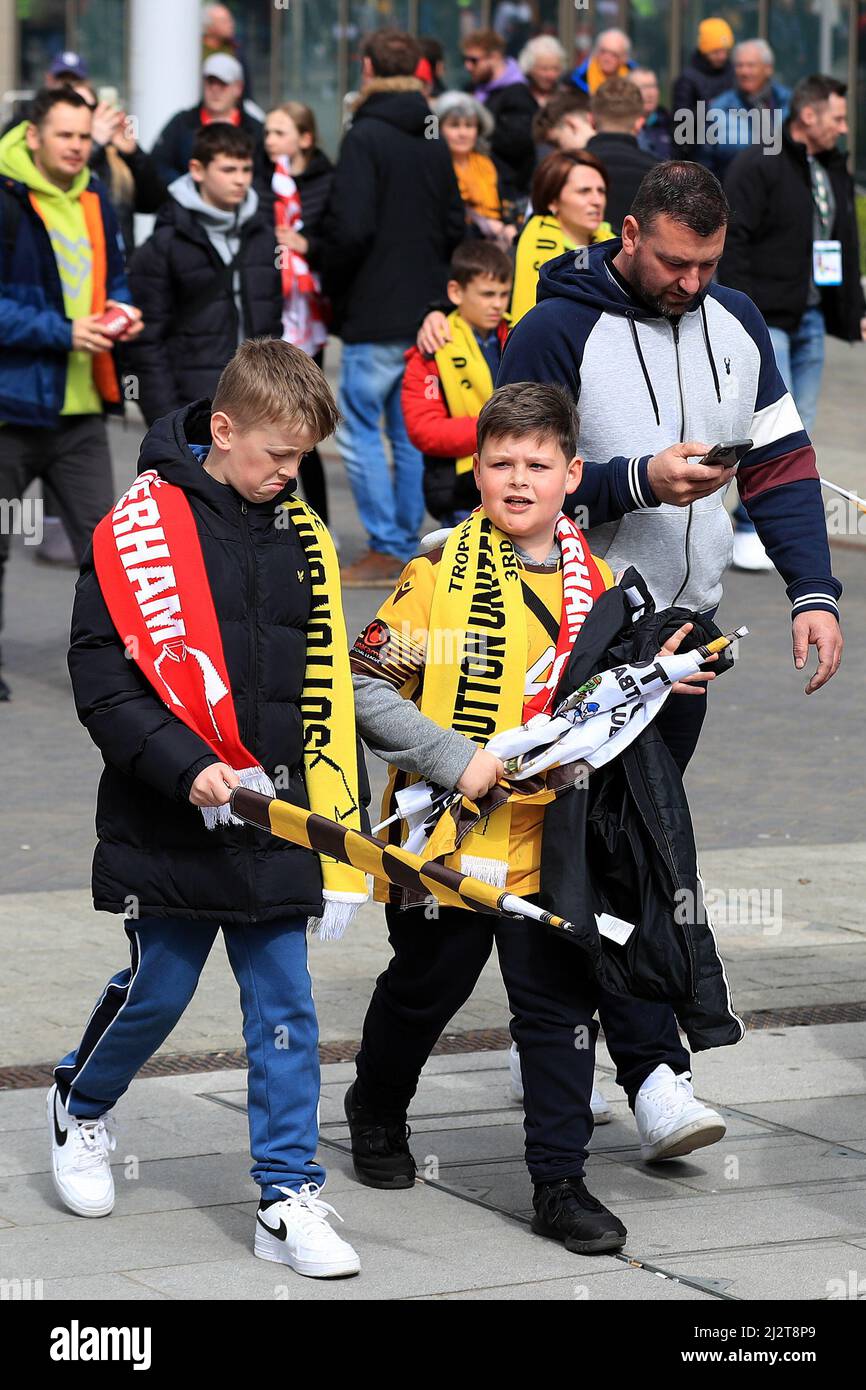 Efl cup trophy sutton hi-res stock photography and images - Alamy
