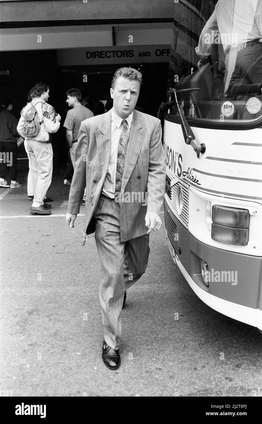 Liverpool football player Steve Nicol boards the team coach for their ...