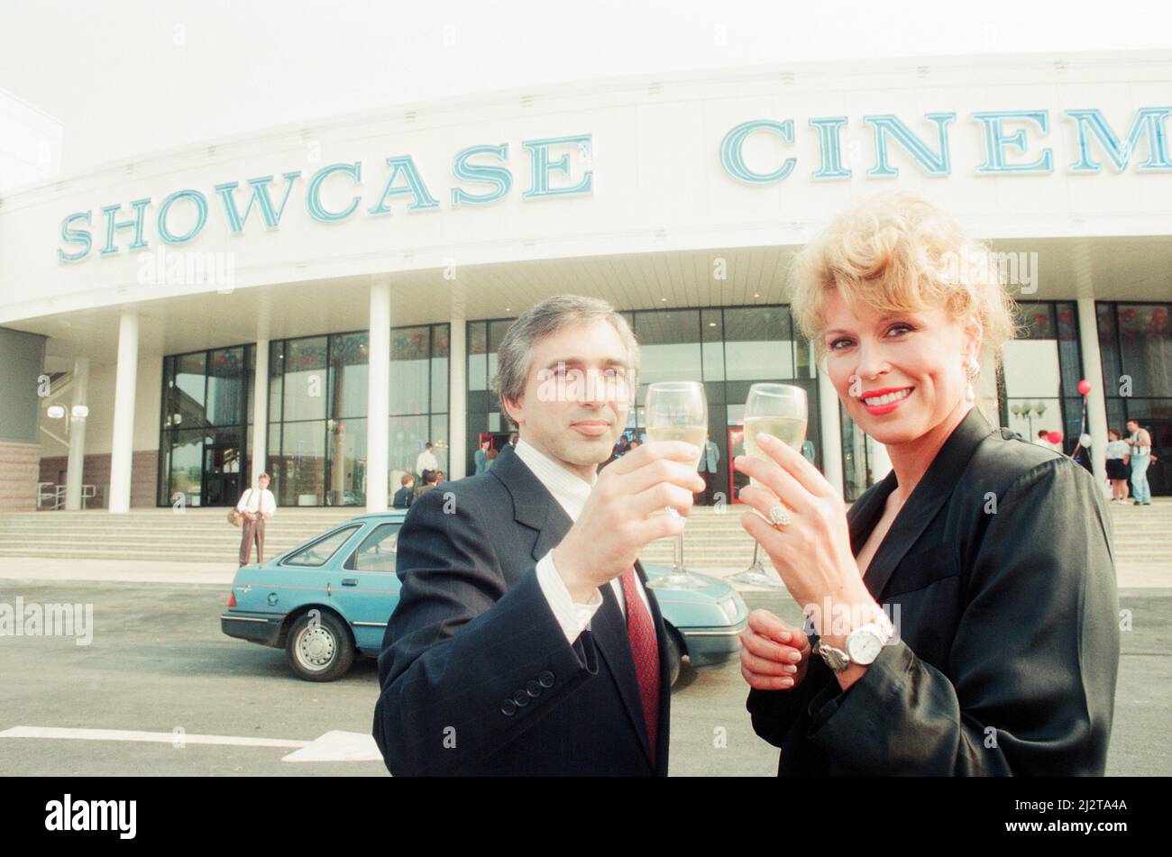 Leslie easterbrook hi-res stock photography and images - Alamy