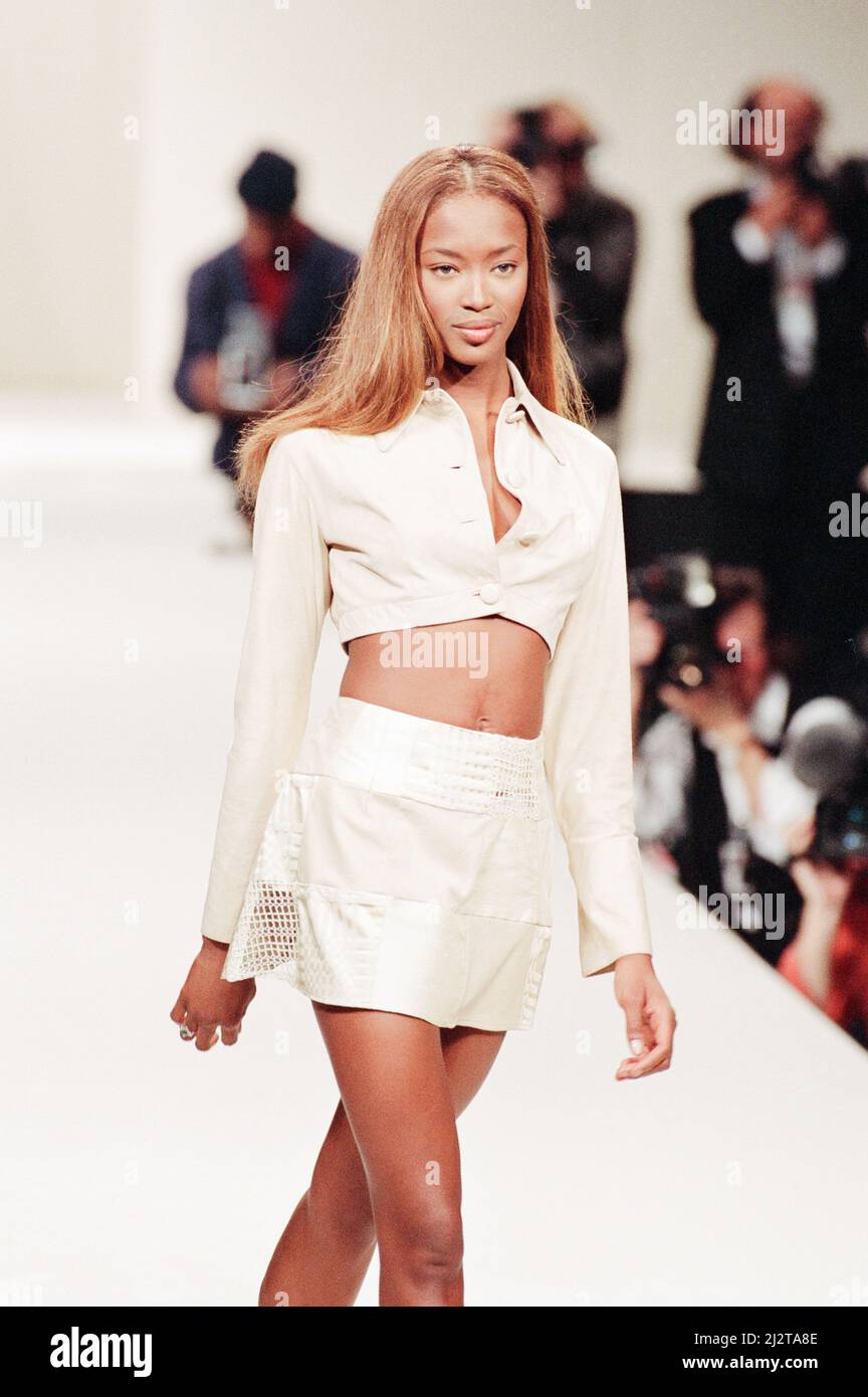Naomi Campbell, London Fashion Week 1993, 17th October 1993 Stock Photo - Alamy