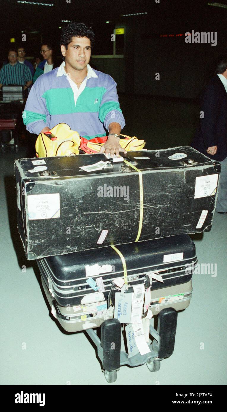 Sachin Tendulkar, first overseas signing for Yorkshire County Cricket ...