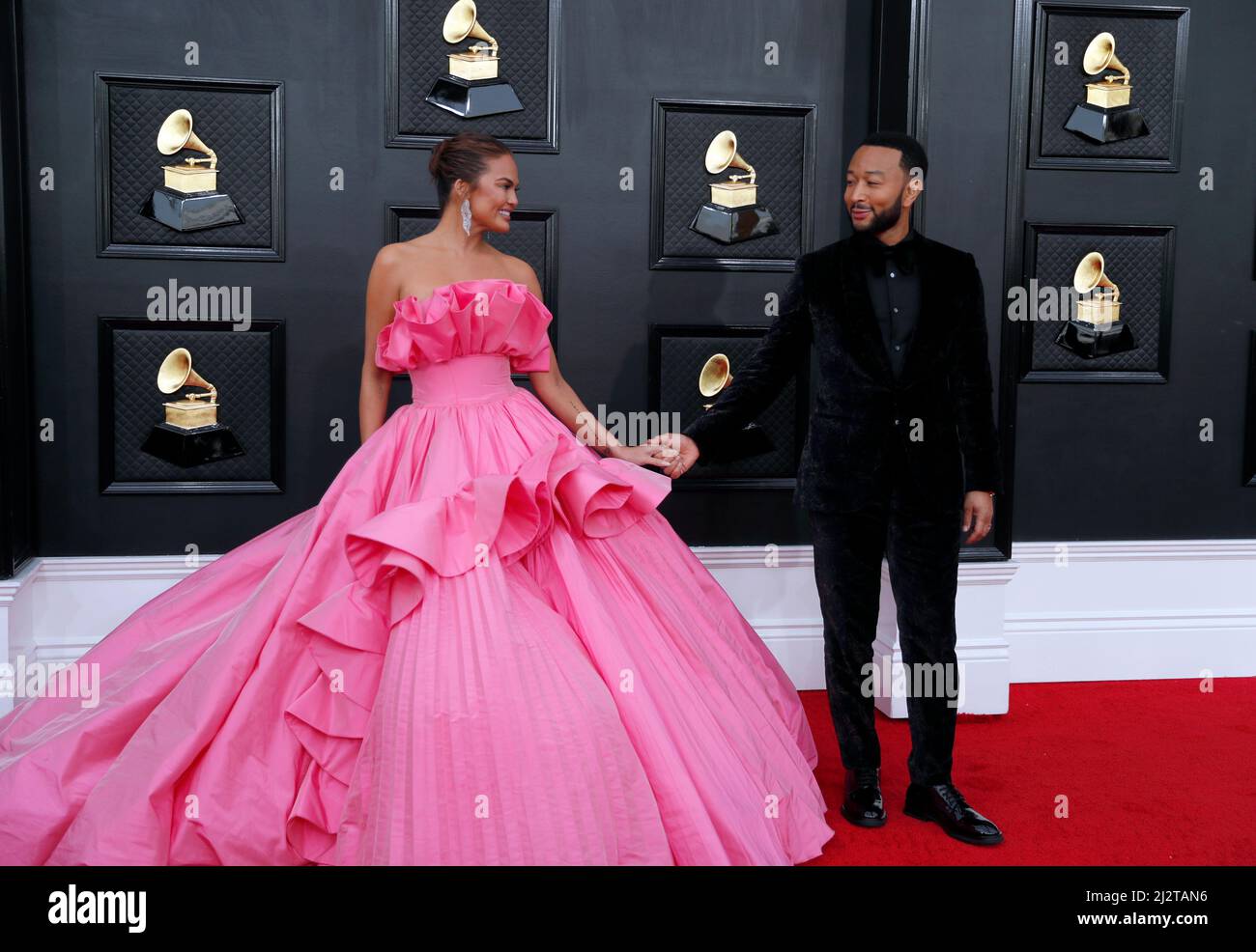 Chrissy teigen and john legend 2022 hi-res stock photography and images ...