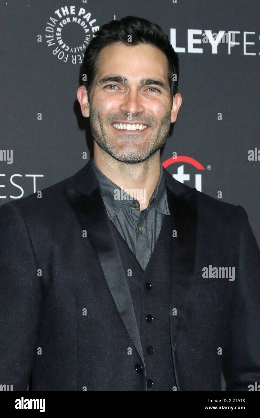 Tyler hoechlin superman hi-res stock photography and images - Alamy