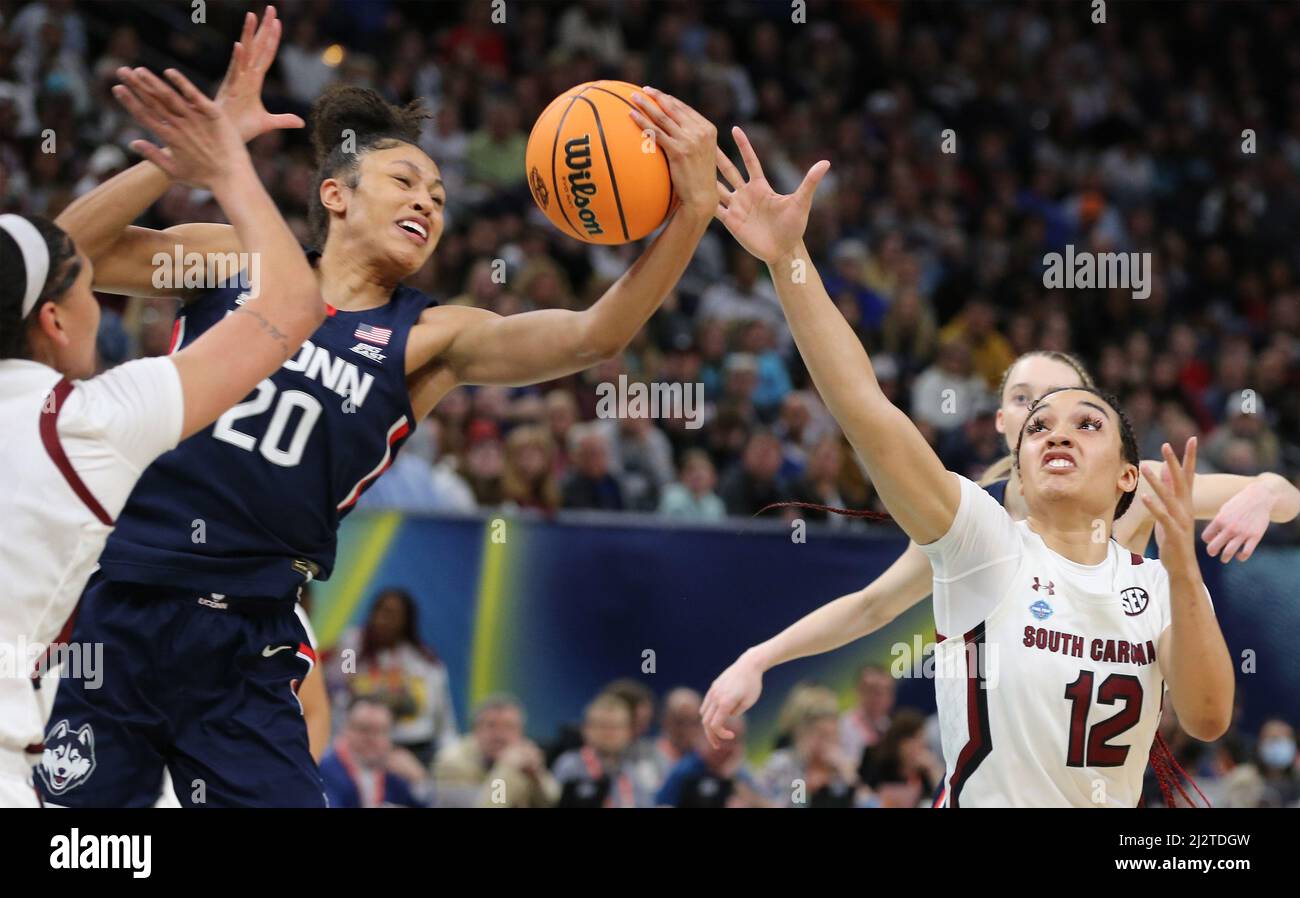 Minneapolis, United States. 03rd Apr, 2022. South Carolina Gamecocks ...