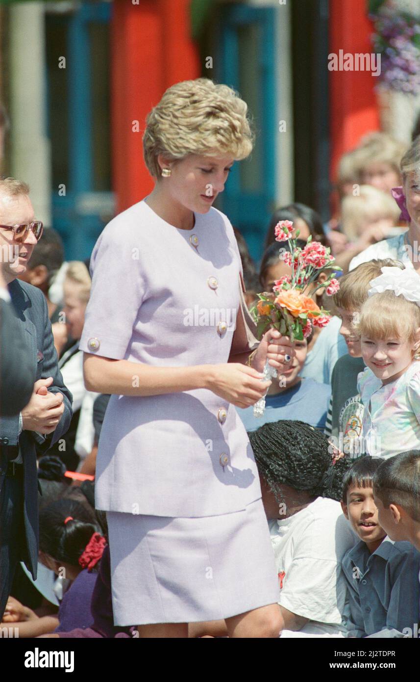 Diana princess of wales 1993 hi-res stock photography and images - Alamy
