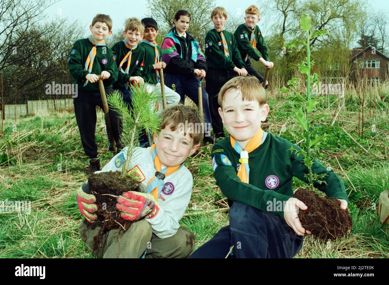 Planting tress, The Beavers, Cubs, Scouts and Guides from Egglescliffe ...