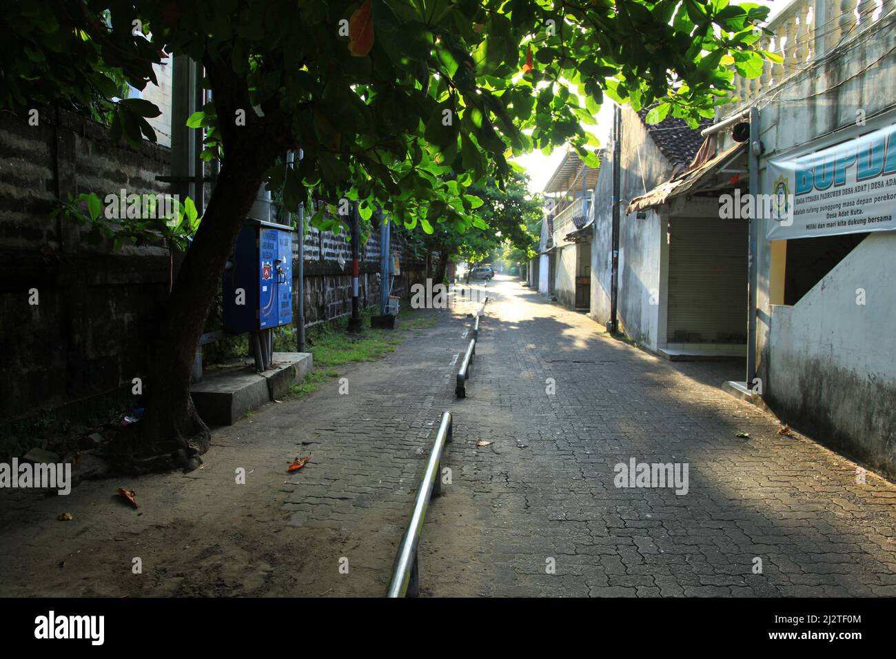 The lane between Kuta Art Market or Pasar Seni Kuta and Kuta Beach in ...