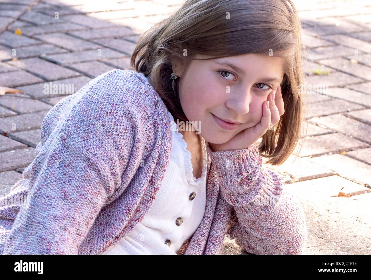 Pretty tween hi-res stock photography and images - Alamy