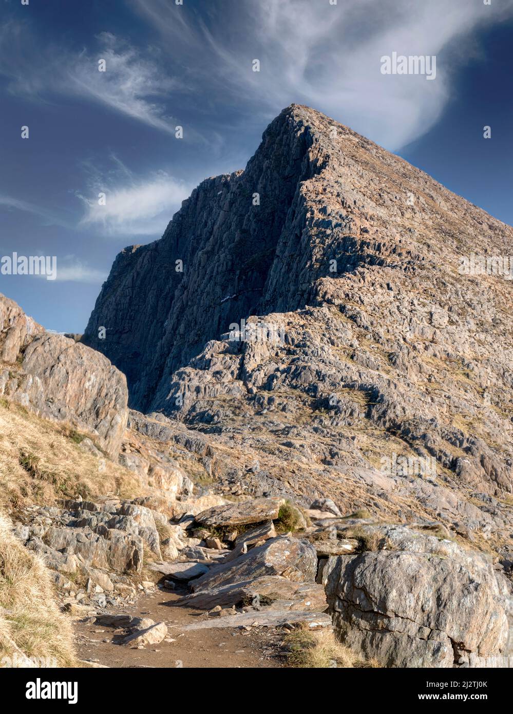 Also known as Red Ridge,923 metres tall,the most dangerous climb in the ...