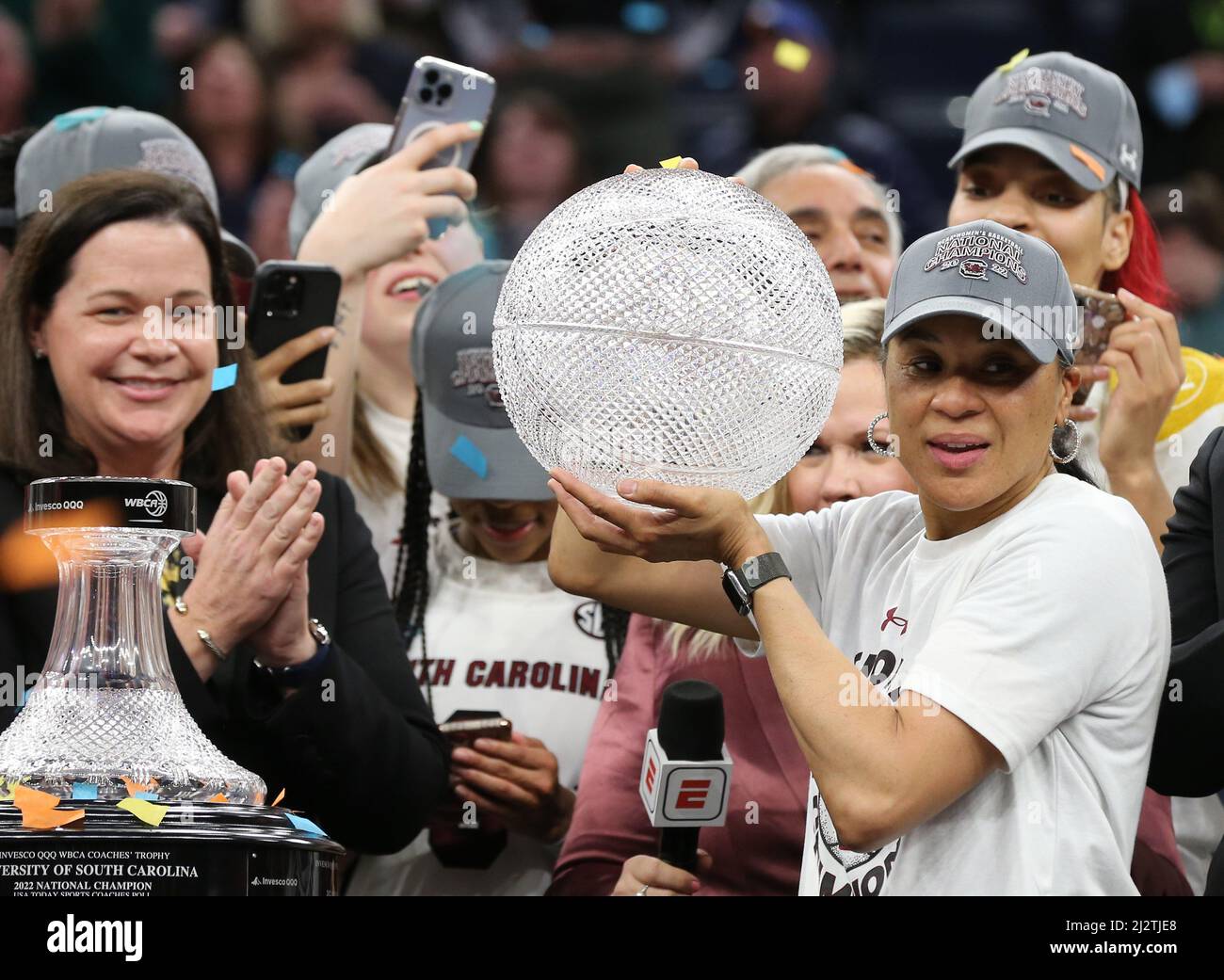 Dawn staley celebrates hi-res stock photography and images - Alamy