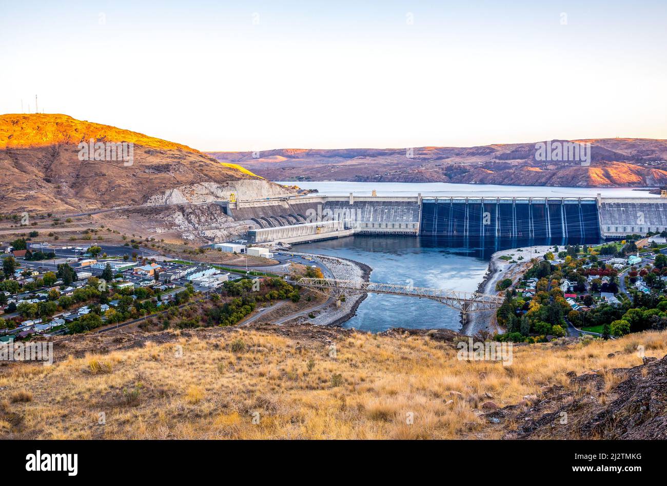 Grand coulee dam power plant hi-res stock photography and images - Alamy