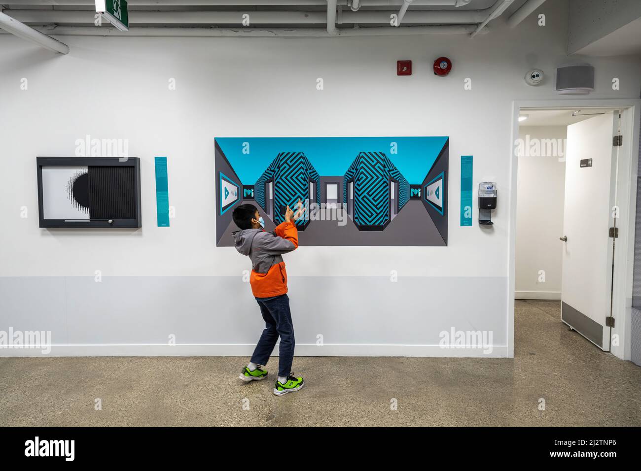 Global perspective museum hi-res stock photography and images - Alamy