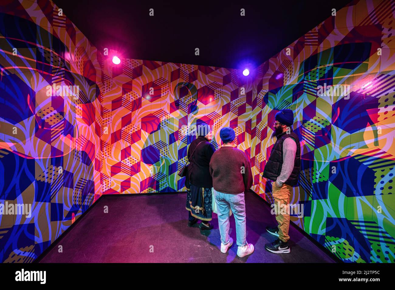 Perspective skewing room hi-res stock photography and images - Alamy