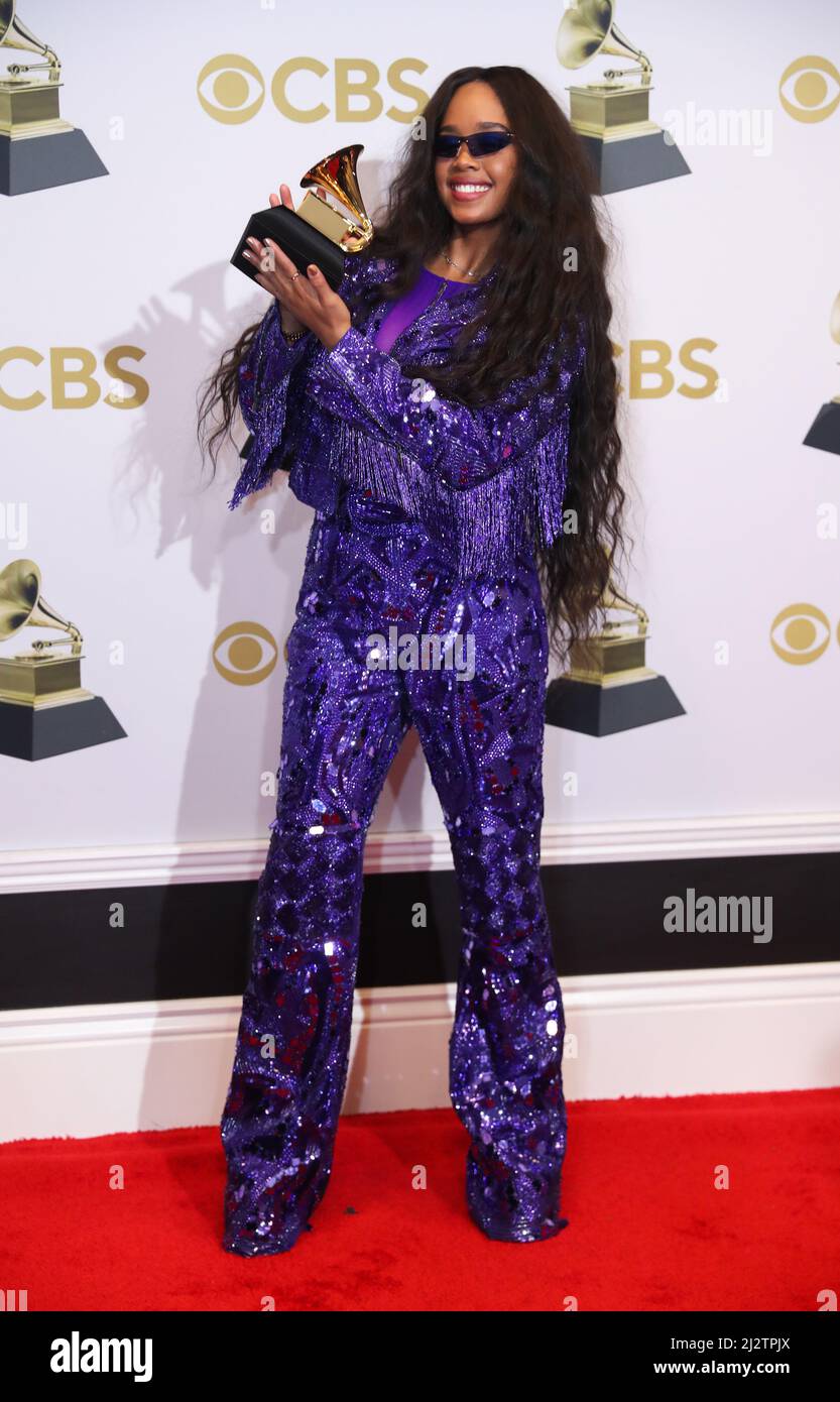 H e r grammy hi-res stock photography and images - Alamy