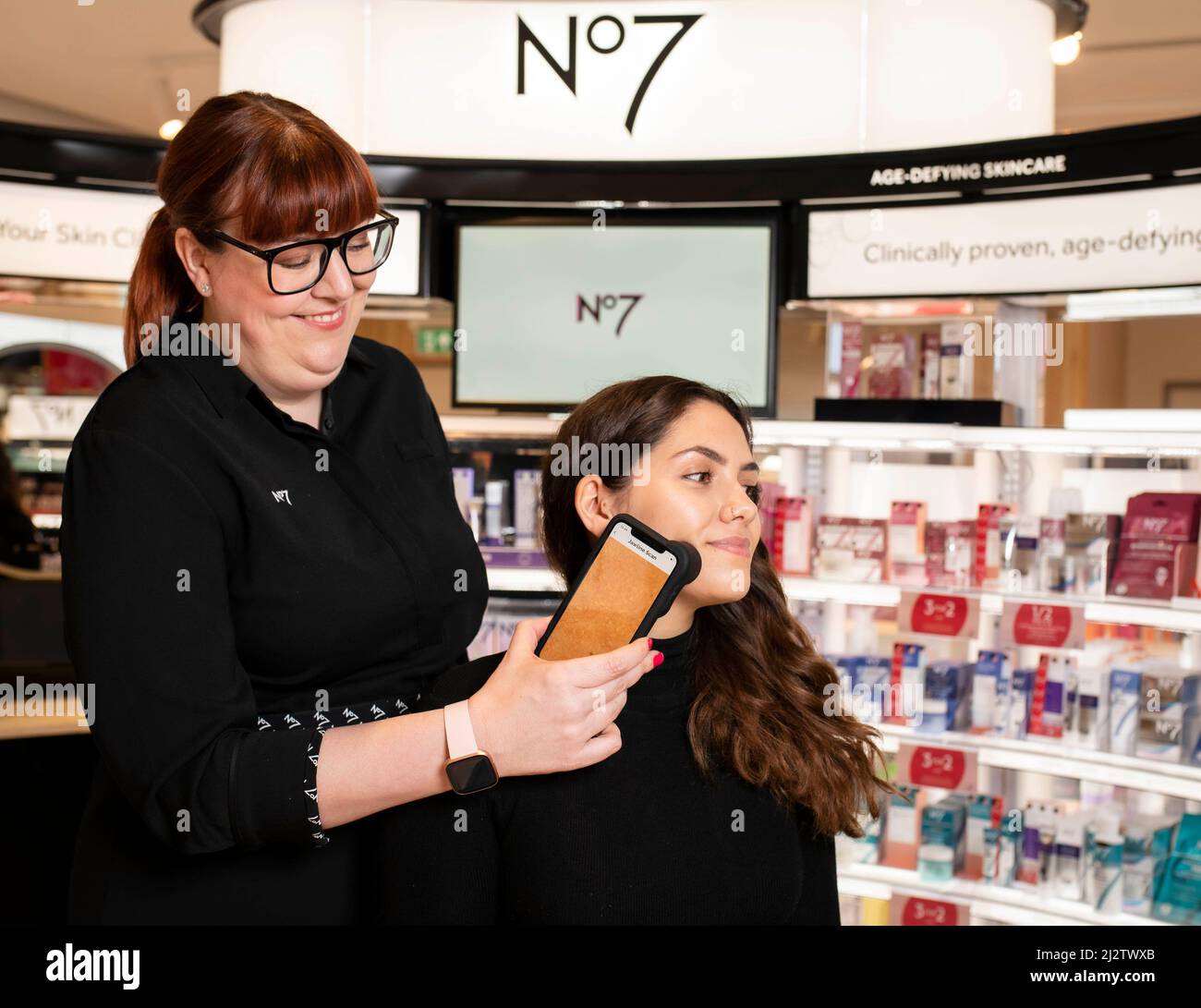 EDITORIAL USE ONLY (Left to Right) Laura Davies and Georgia Palmer use ...
