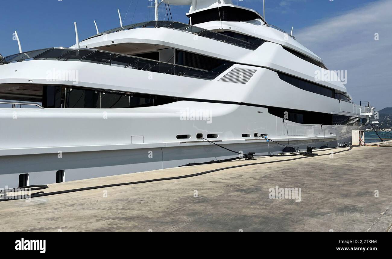 Amore vero yacht hi-res stock photography and images - Alamy