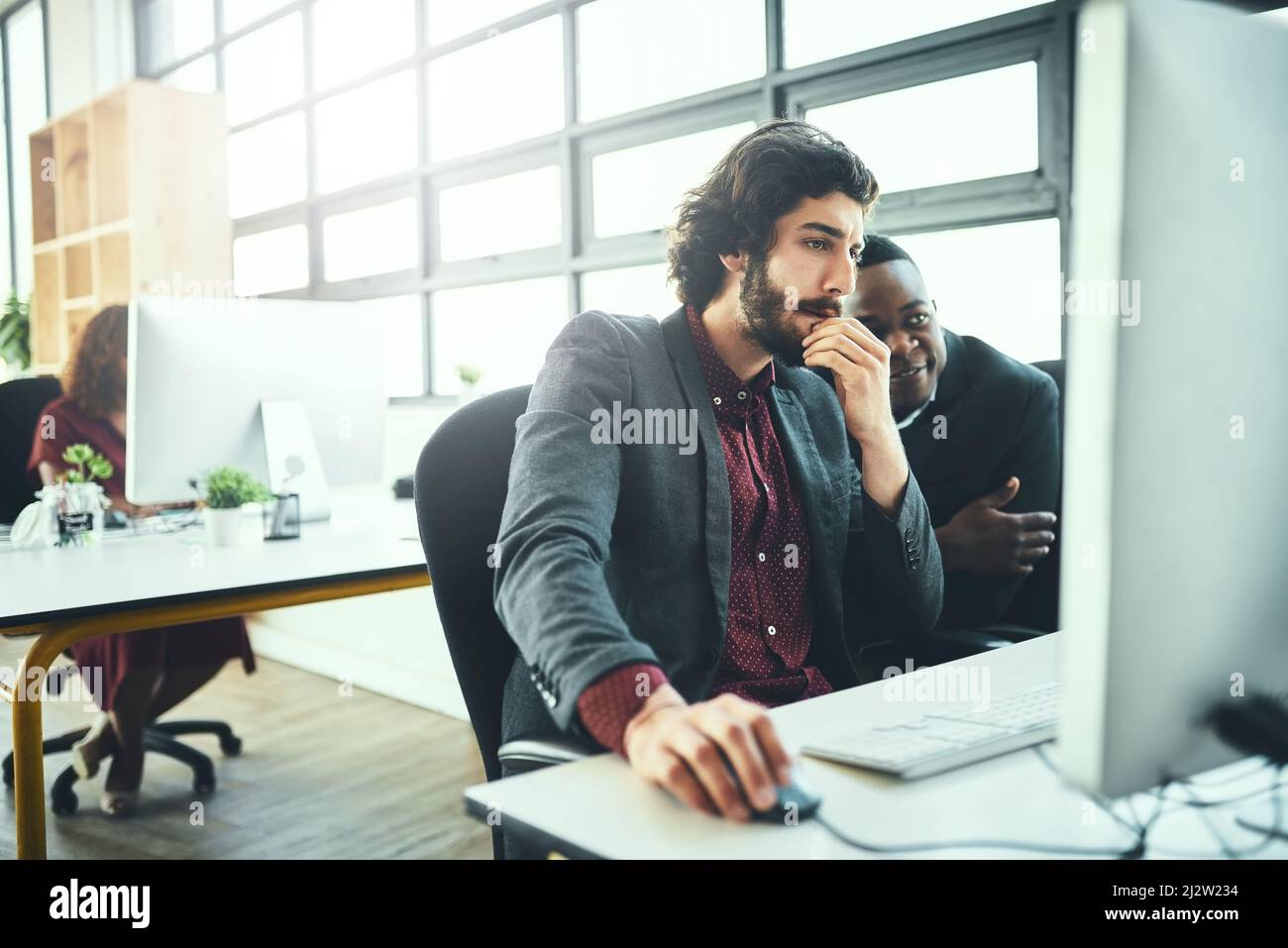 Two heads together men hi-res stock photography and images - Alamy