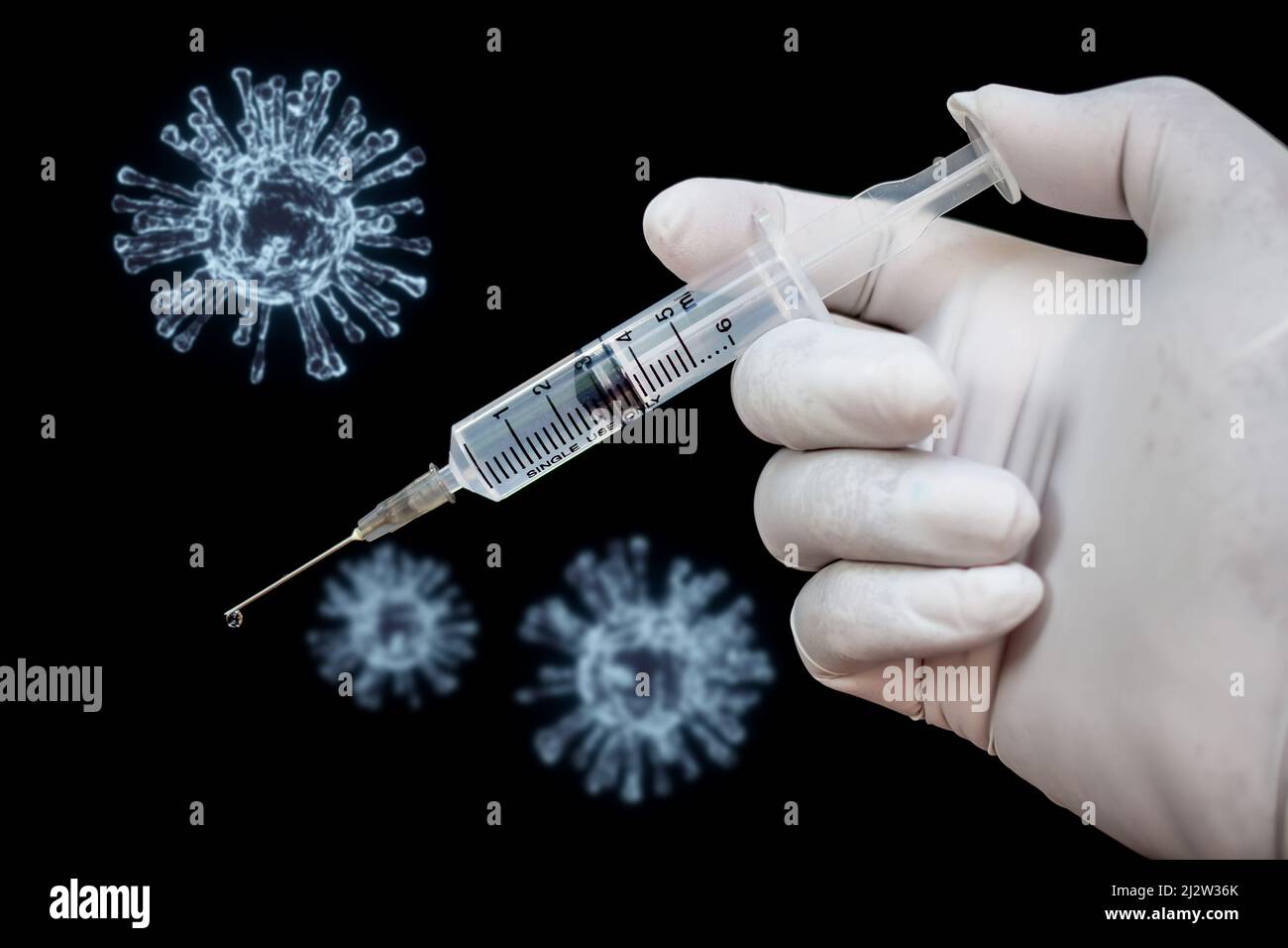 Doctor hold syringe covid-19 coronavirus vaccine ready for injection ...