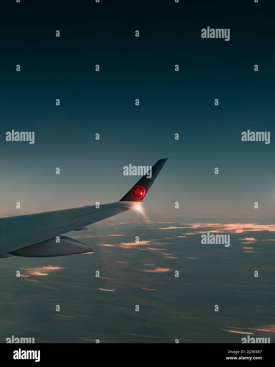 Plane aircraft in flight Stock Photo - Alamy