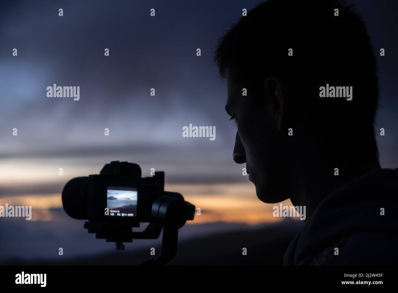 Face to camera filming hi-res stock photography and images - Alamy