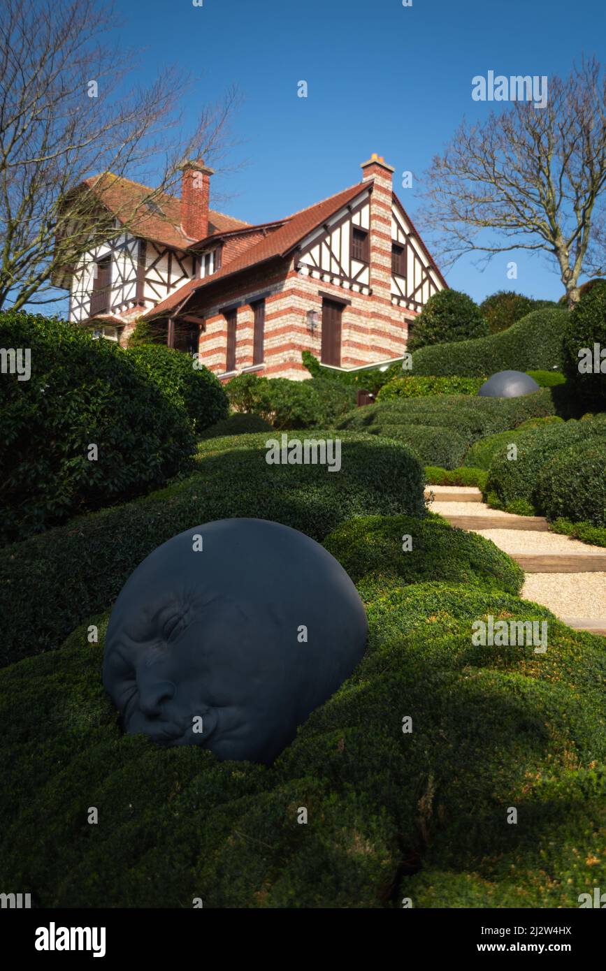 Etretat gardens in normandy hi-res stock photography and images - Alamy