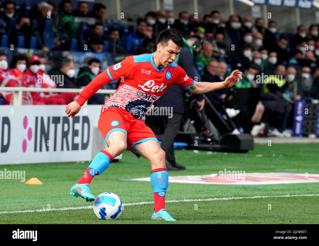 BERGAMO, ITALY - APRIL 03: Hirving Lozano of SSC Napoli in action ...
