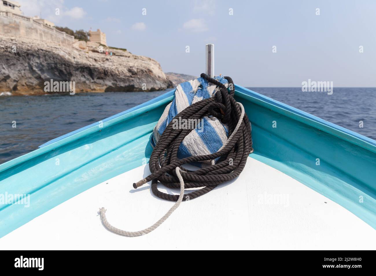 Boat bow rope hi-res stock photography and images - Alamy