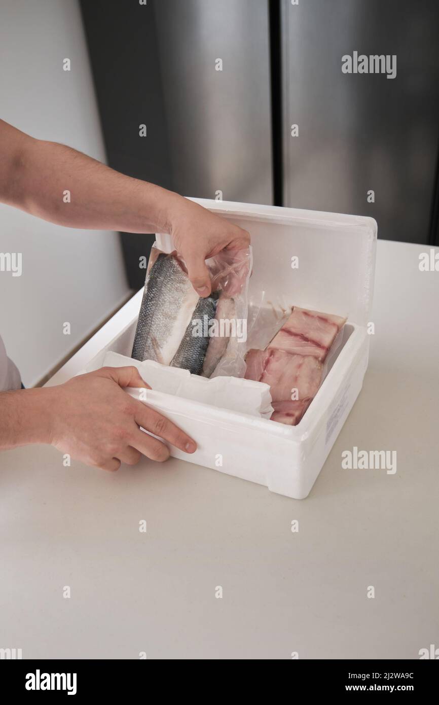 Isothermal box hi-res stock photography and images - Alamy