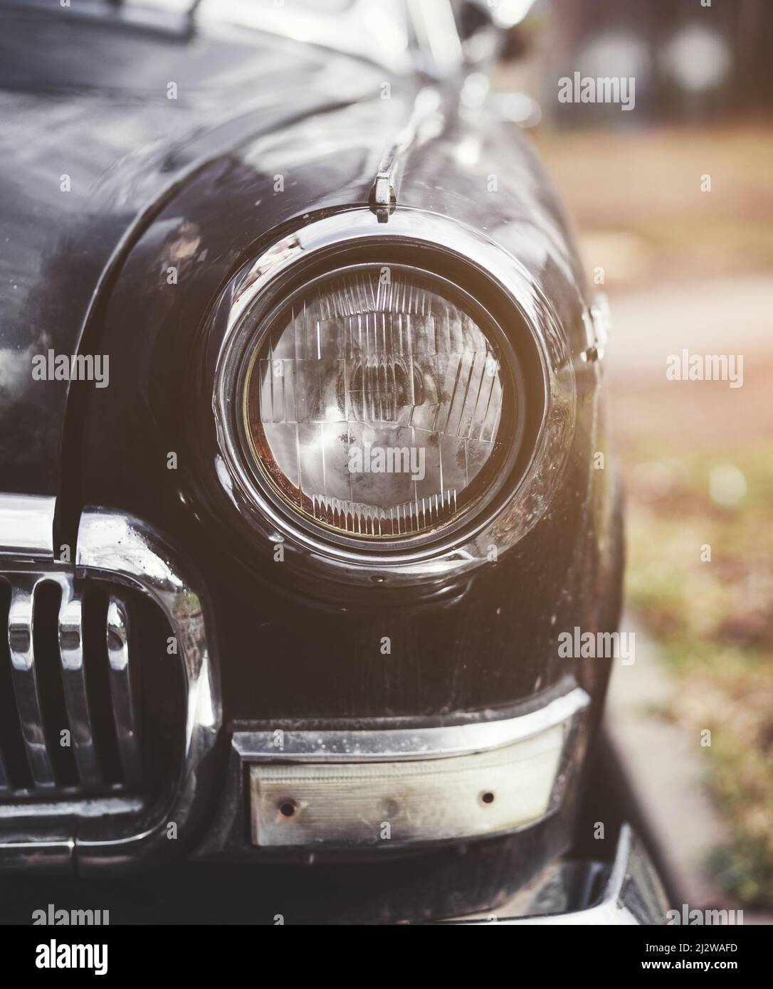 Oldtimer. headlights old classic car Stock Photo - Alamy