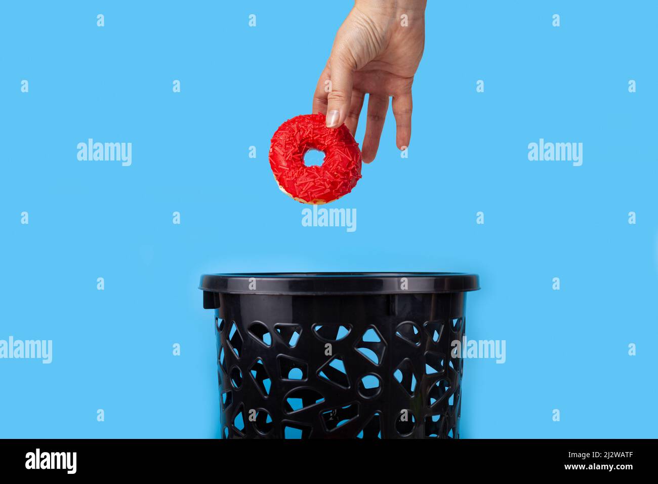 Uneaten food waste household hi-res stock photography and images - Alamy
