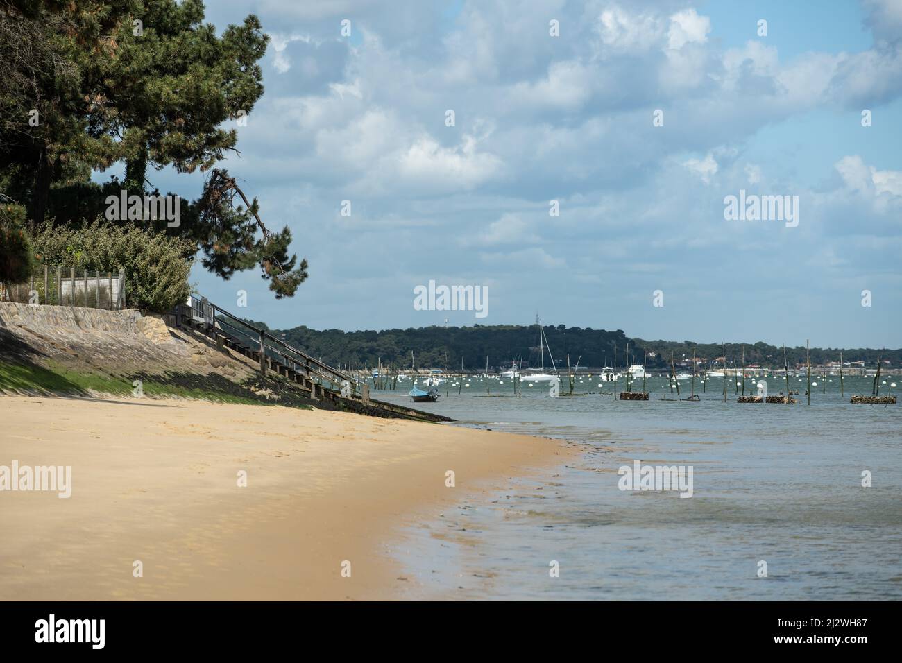 Cap-Ferret. View of the beach and the Arcachon bay Stock Photo - Alamy