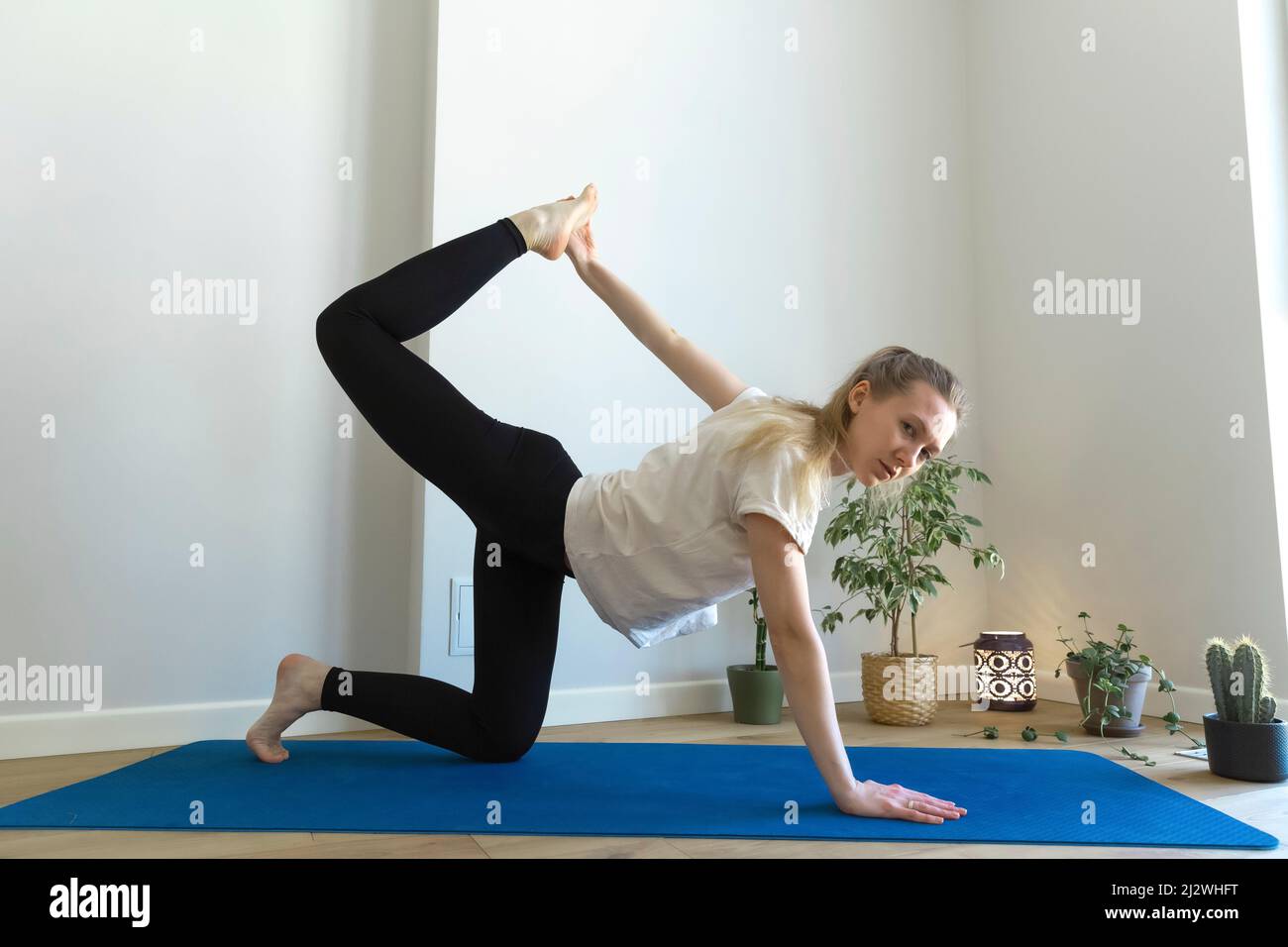 Pilates active hi-res stock photography and images - Alamy
