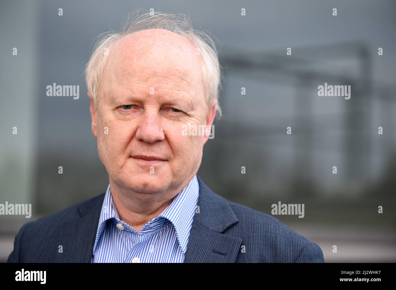 Hamburg, Germany. 28th Mar, 2022. NDR security policy expert Andreas ...