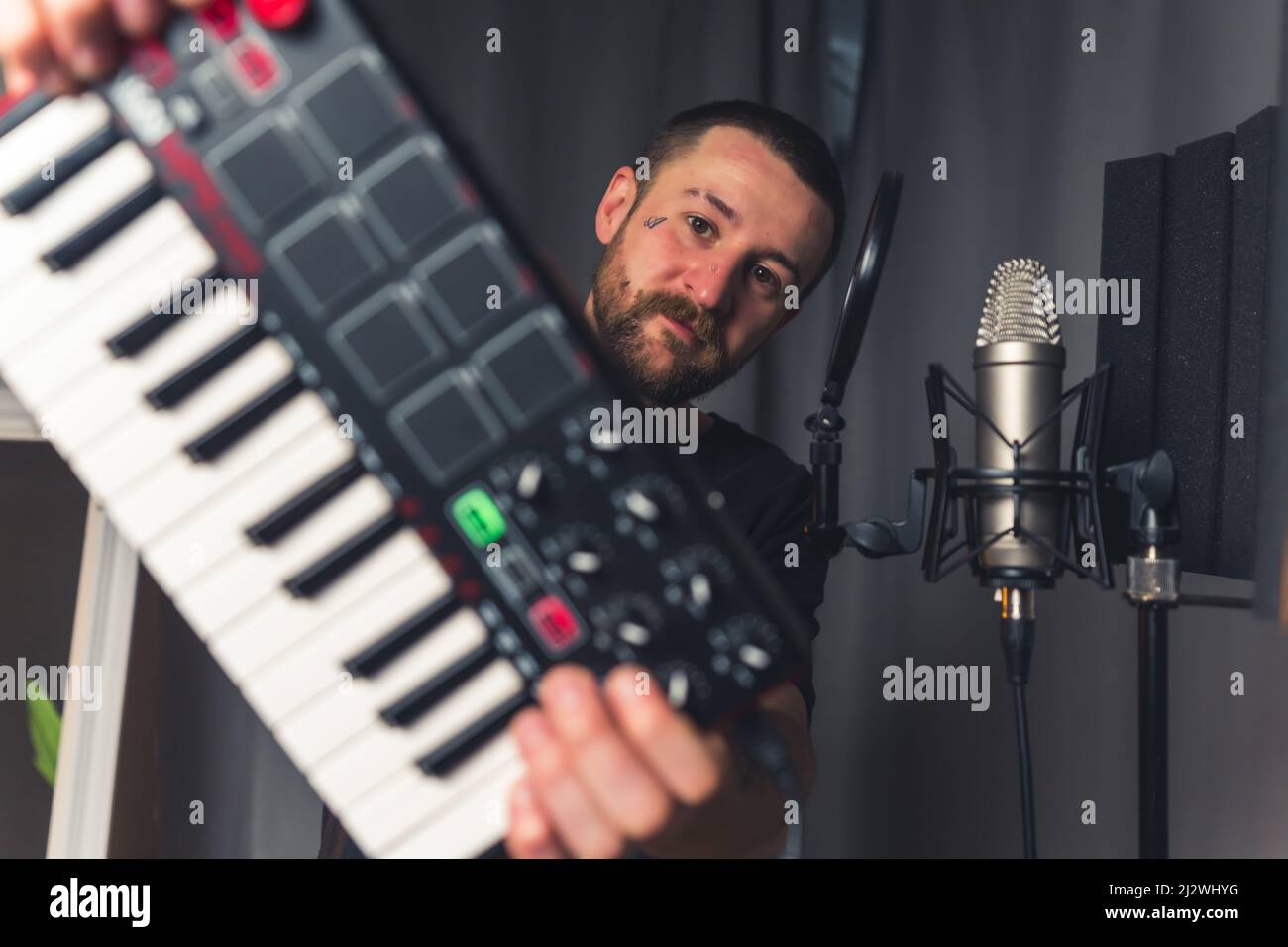 Keyboard controller hi-res stock photography and images - Alamy