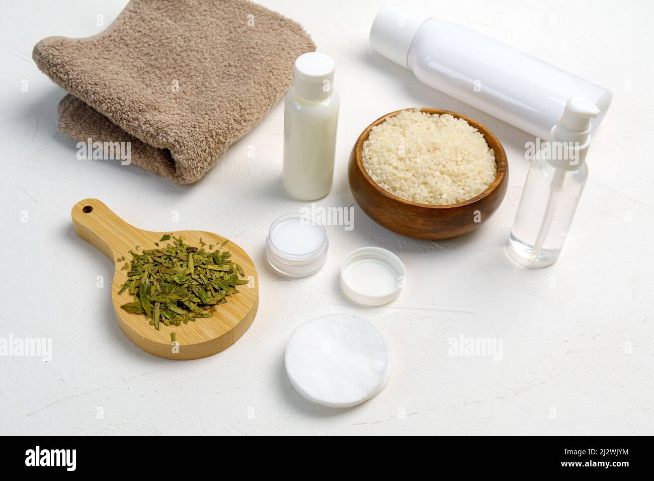 Rice and green tea are skin care products and eco friendly accessories ...