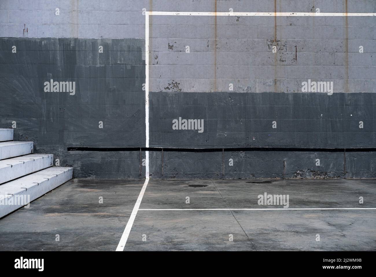 lines on the ground marking a sports field Stock Photo - Alamy