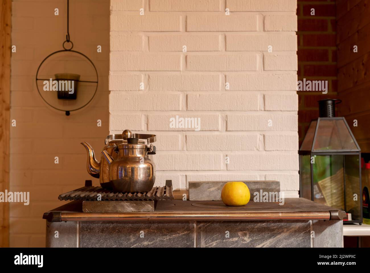 Apple still life hi-res stock photography and images - Alamy